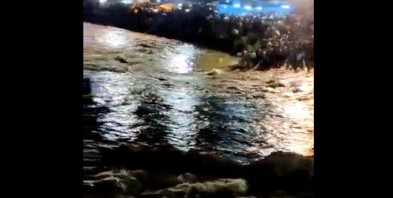Flash Flood in North Bengal Kills 8 During Durga Idol Immersion - The Wire